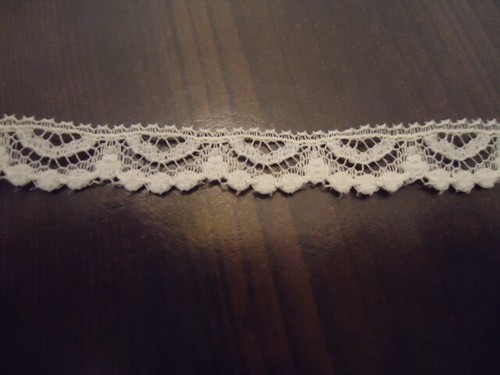 Ecru Flat Lace Scalloped Bottom Edge ¼” Wide X 1.64 Yards | eBay
