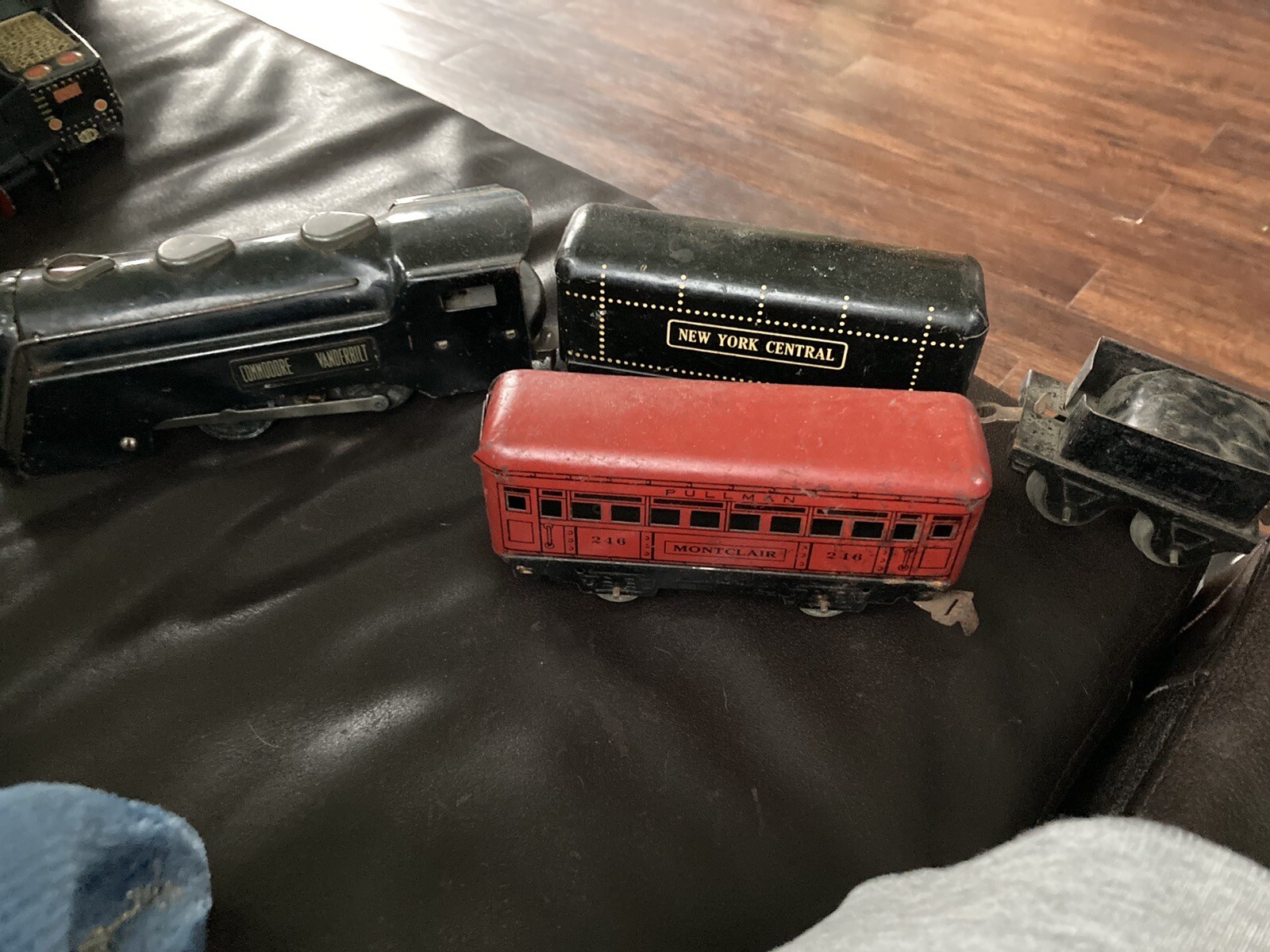 MARX Trains: 597 Commodore Vanderbilt Locomotive+Tender & Red Pullman ...