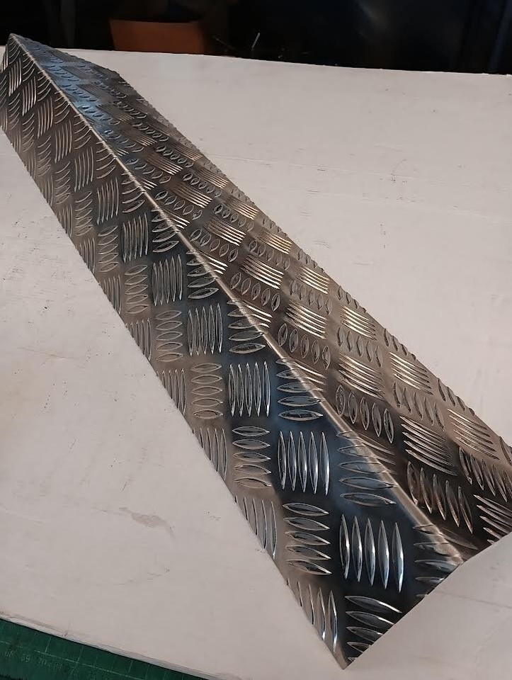 CORNER WALL PROTECTOR TREAD PLATE Angle 100mm X 150mm Anti Aluminium ...