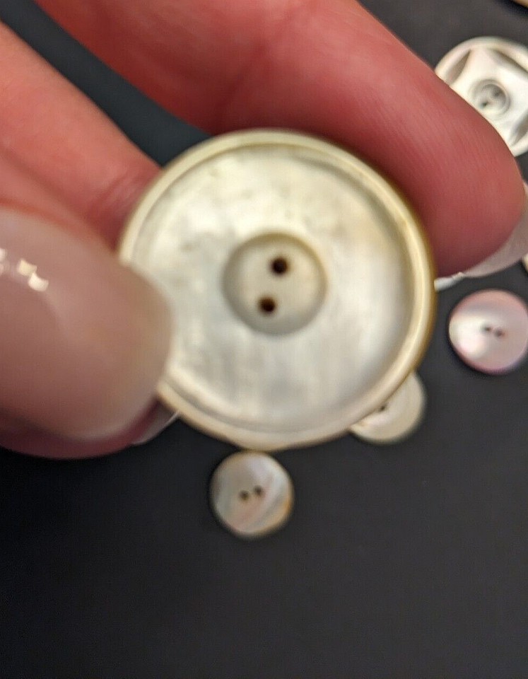 Antique / Vintage Shell Carved Buttons Mixed Lot Mop Mother Of Pearl ...