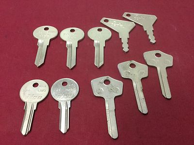 BMW, Peugeot, Mazda & Mack by Ilco Auto Key Blanks, Set of 10 ...