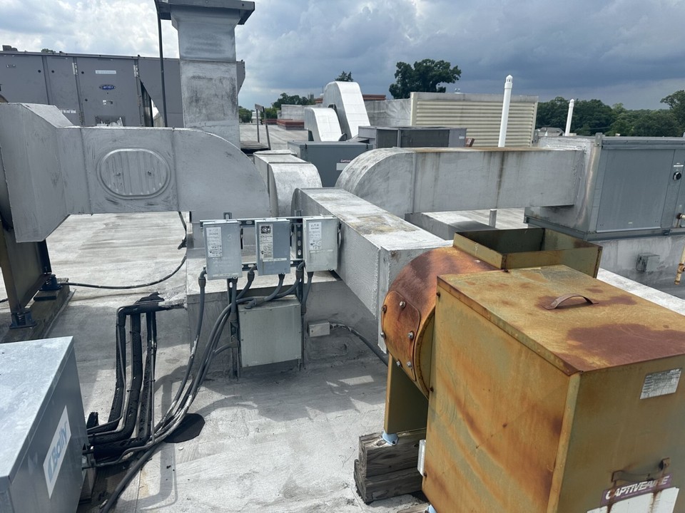 CAPTIVE AIR 18' 3" COMMER COOKING HOOD W/ ANSUL, CONTROL PANELS ...