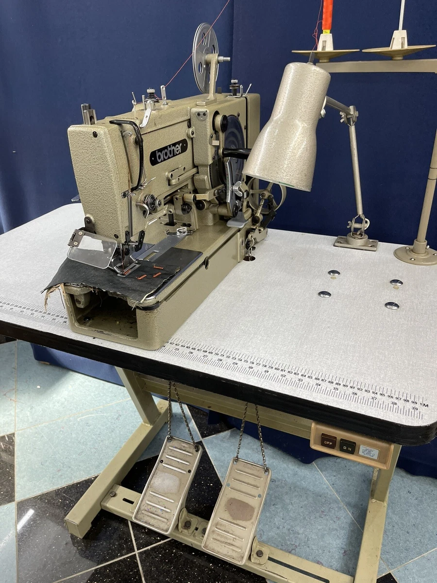 Buttonhole Sewing Machine