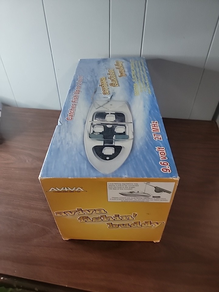 Aviva Fishin Buddy Remote Control RC Boat in Box Catches Real Fish 2lb ...