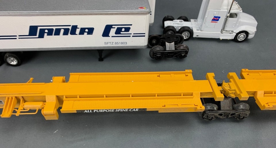O Gauge K-Line TTX All Purpose Spine Cars w/Santa Fe Trailers & BN Semi ...