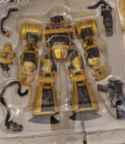 ROBO FORCE "FIREPROOF MAXX 89" 8" ACTION MACELLE TOY 2024 GOLD ROBOT ...