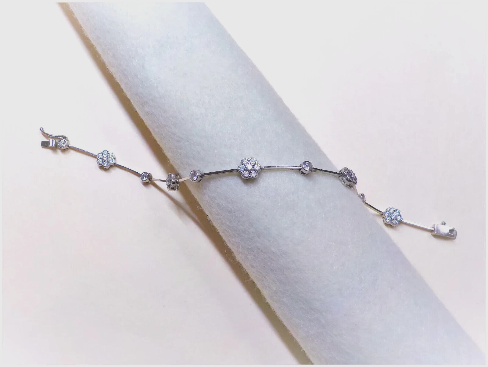 Vintage 10 kt. White Gold Cubic Zirconia Flower Design Link Bracelet | eBay