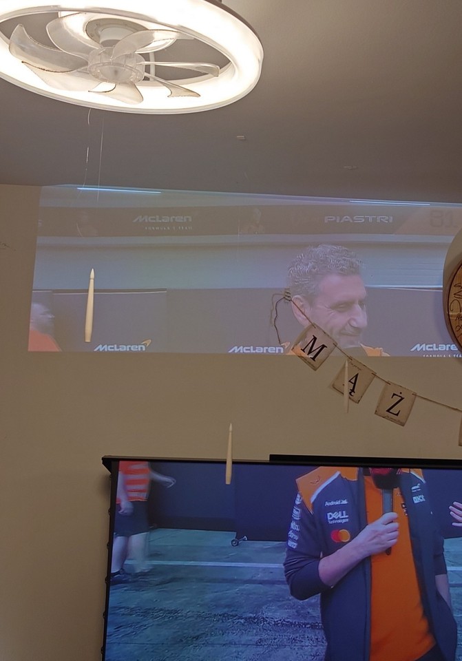 100 inch - VIVIDSTORM Electric Projector Screen | eBay UK