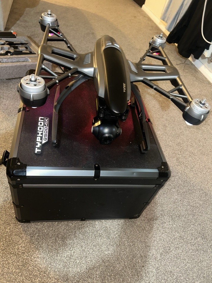 Yuneec Typhoon Q500 4K GPS Drone Professional Kit | eBay UK