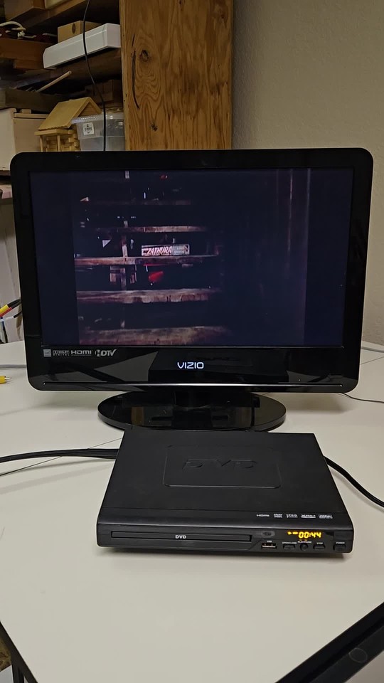 Electcom Pro Model ELC-1910 mini-DVD Player. 1920 x 1080 Resolution No ...