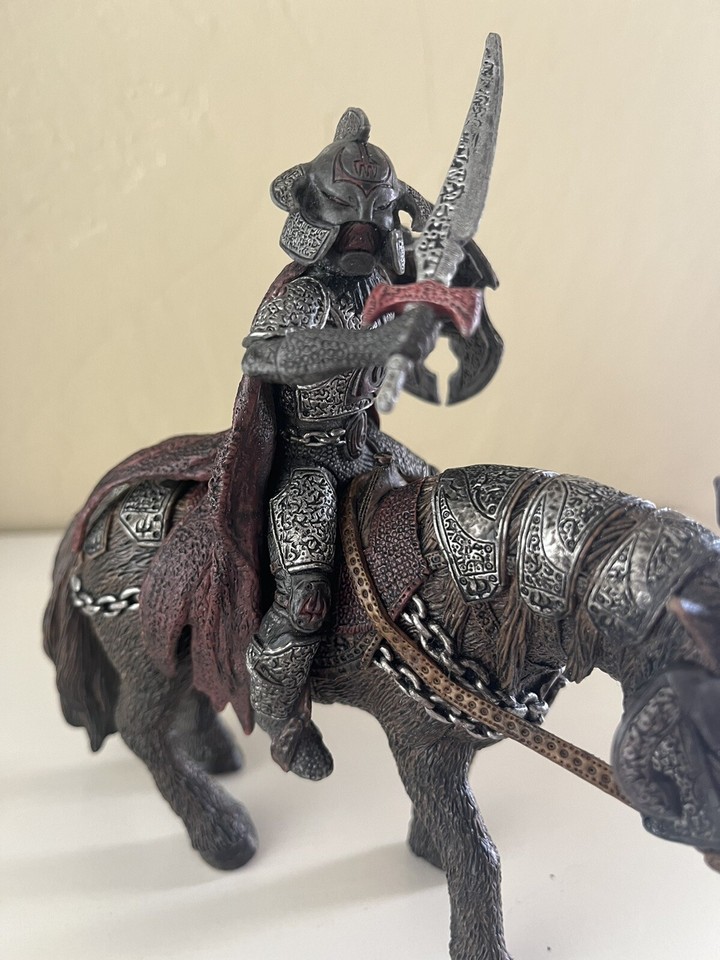 SCHLEICH Ritter ZAHOR (#70059) Dark Knight in Silver Armor on Horse ...