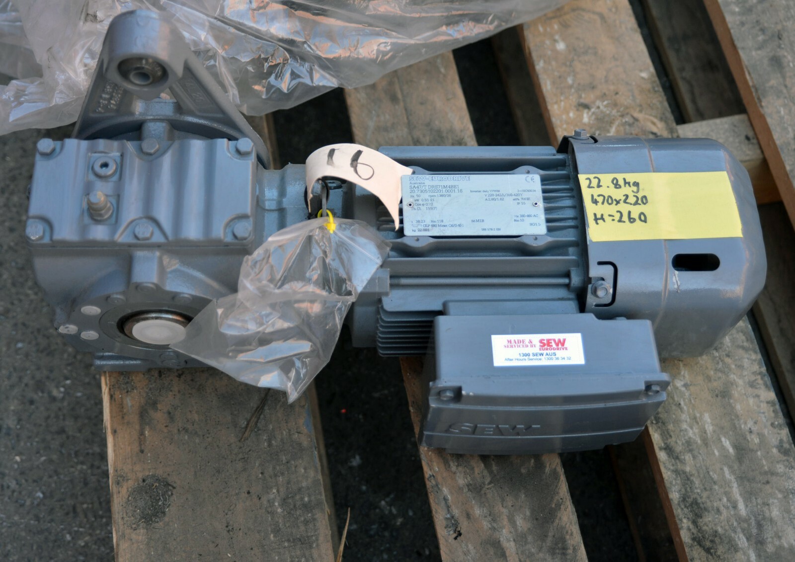 SEW Eurodrive 3~ electric motor SA47/T DRS71M4BE1 0.55kW 1360/36 38:1 ...