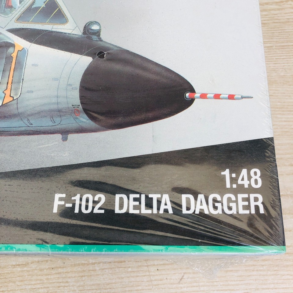 MONOGRAM F-102 DELTA DAGGER 1/48 SCALE MODEL KIT Skill 2 New in Box | eBay