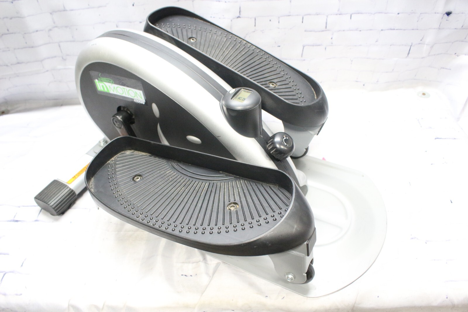 Stamina InMotion E1000 Under Desk Compact Strider Elliptical Exercise ...