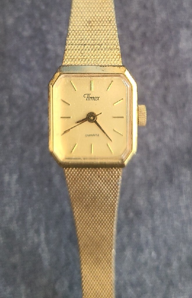 Vtg Timex Classic Womens Gold Tone Rectangle Quartz Analog Dress Petite ...