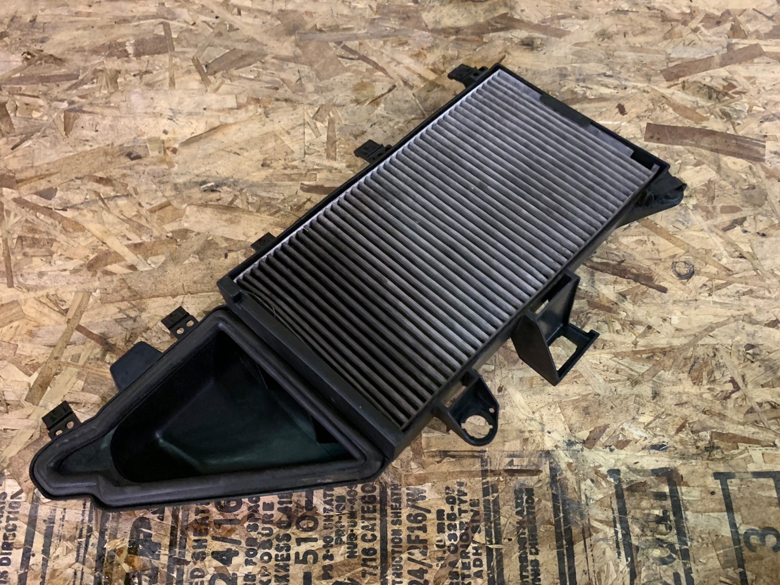 BMW 2004-2010 E60 E61 RIGHT PASSENGER SIDE AIR CABIN FILTER MICROFILTER ...