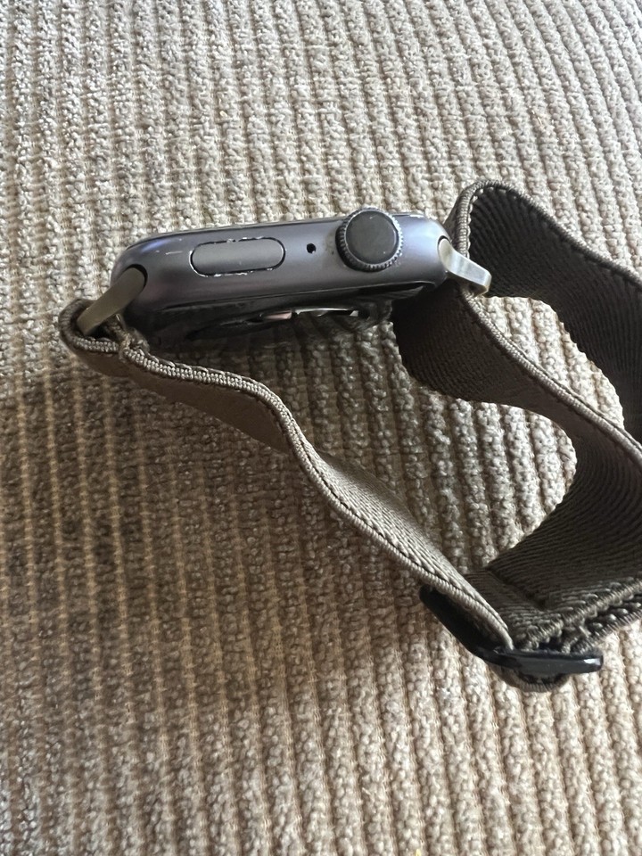 Apple Watch Series 4 44mm Space Grey Aluminium Wi-Fi | eBay UK