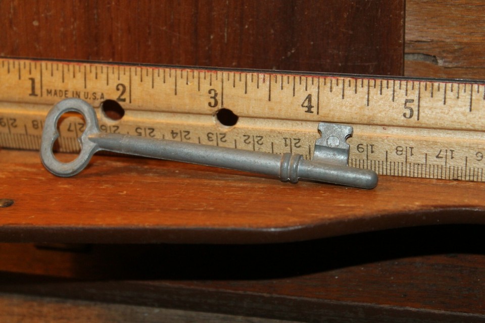 Antique Skeleton Key Unusual Shape | eBay