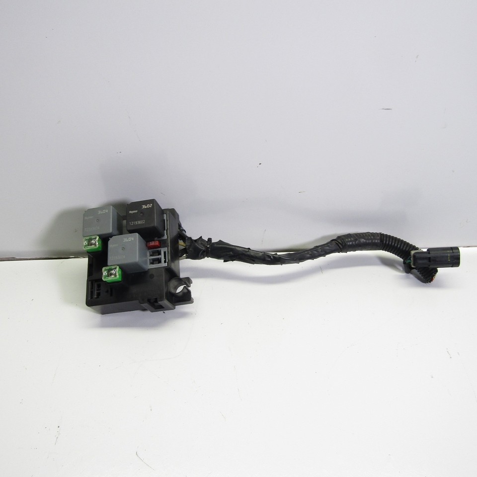 03 04 05 Chevy Silverado Sierra Engine Cooling Fan Relay Fuse Box Block ...