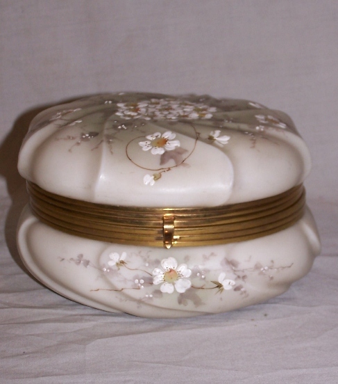 Antique Wavecrest Box with Detailed enameled Daises Wave Crest | eBay