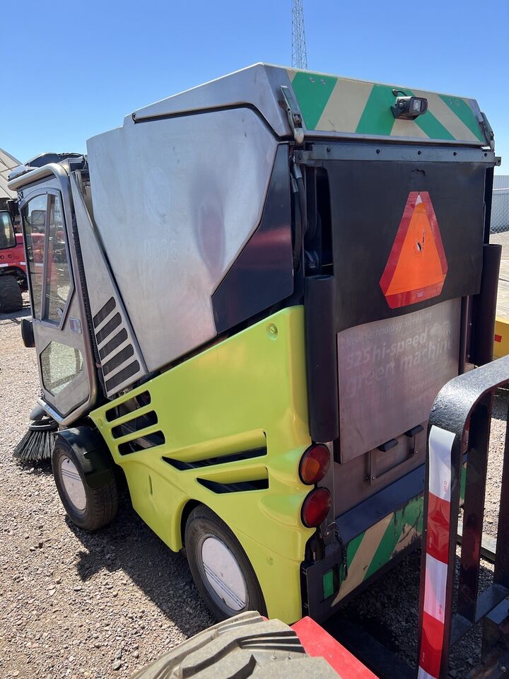 2005 GREEN MACHINE 525 STREET SWEEPER KUBOTA ENGINE 636 TENNANT | eBay