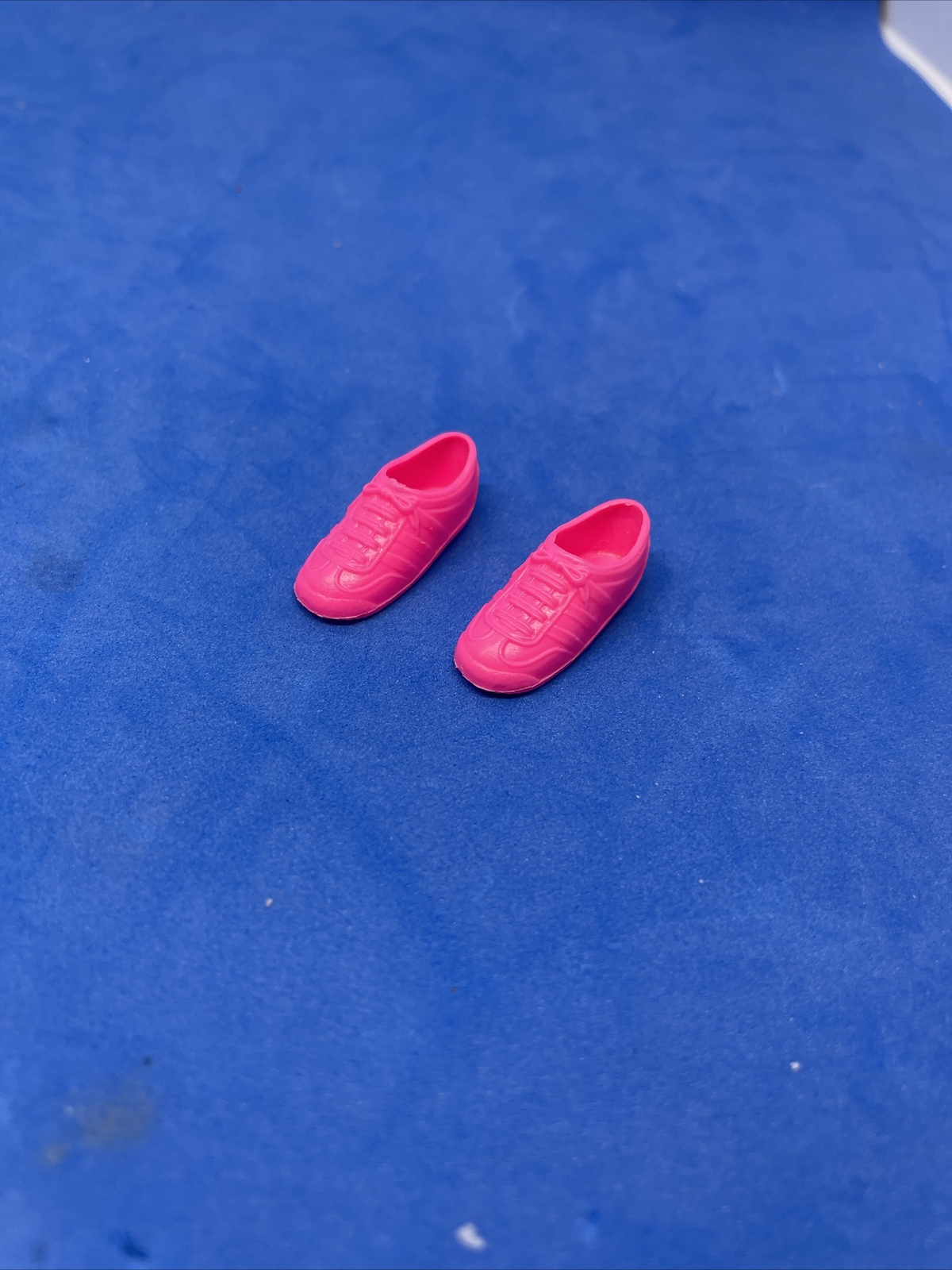 Barbie Doll Shoes ~ FASHIONISTAS ~ FLAT FEET PINK Skipper SNEAKERS ...