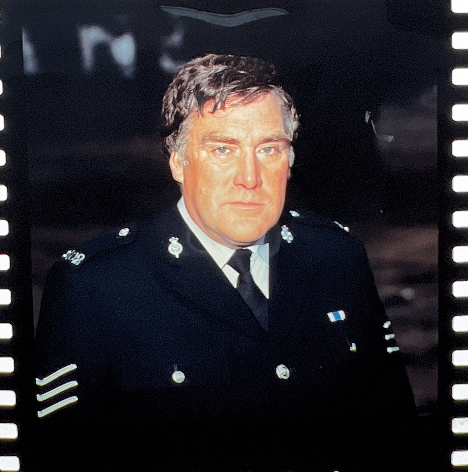 UK1-275 DAVID ELLISON British Actor "JULIET BRAVO" Orig 2x2 Color ...