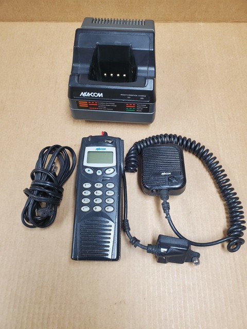 Ma-com Harris P7100 IP 2 Way Radio Ht7170th1x MACOM Charger Battery ...