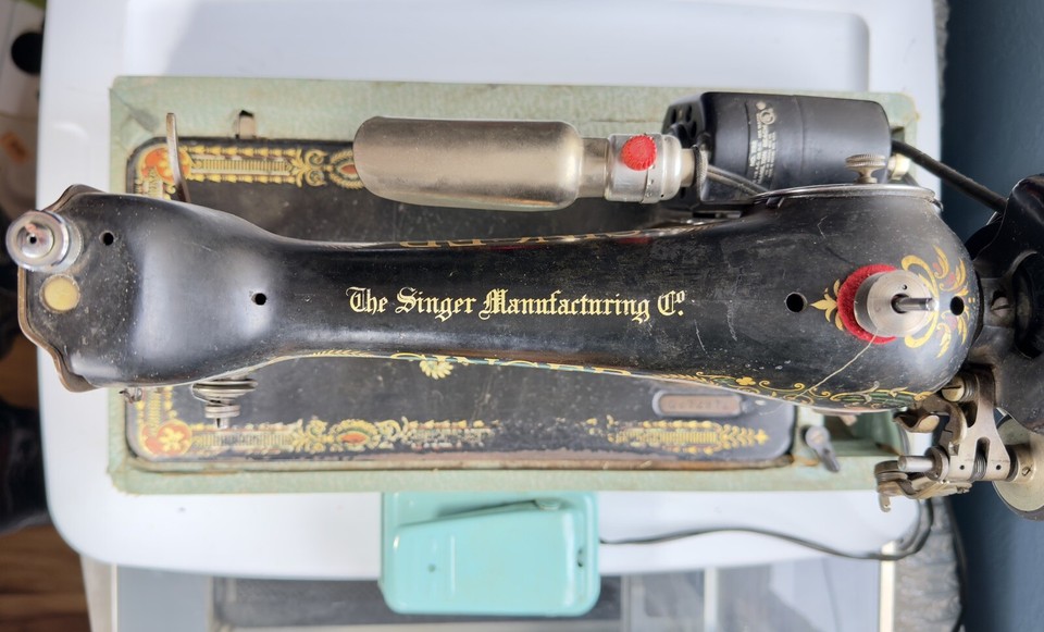 Antique 1911 Singer Sewing Machine 66 W/ Motor, Foot Pedal & Light ...