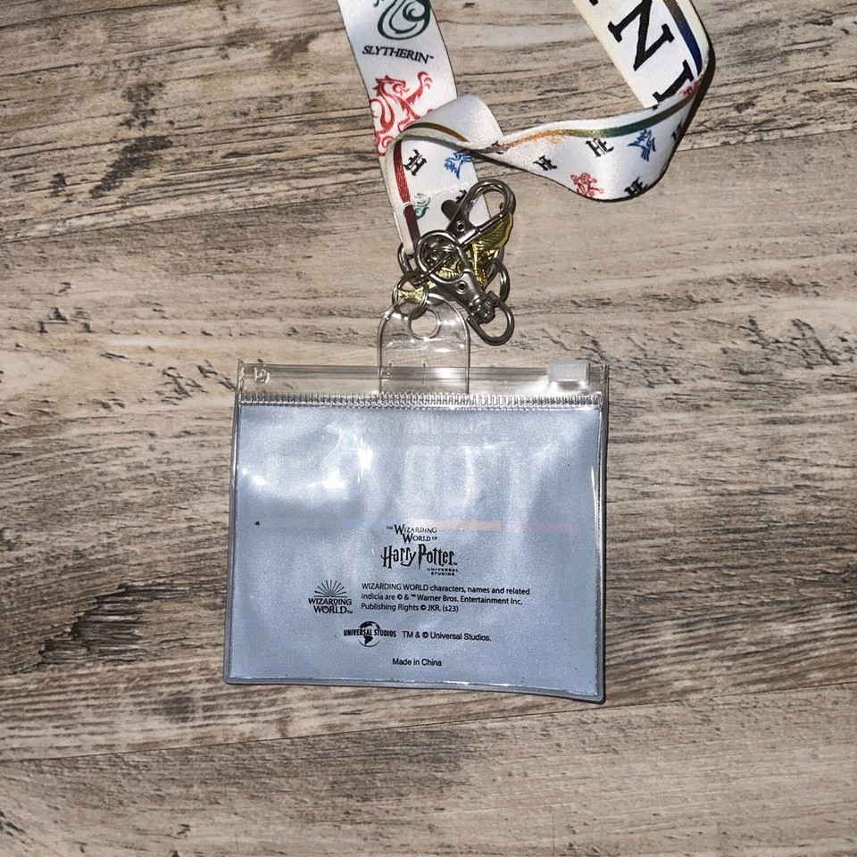 Universal Studios Wizarding World Harry Potter Hogwarts Alumni Lanyard ...