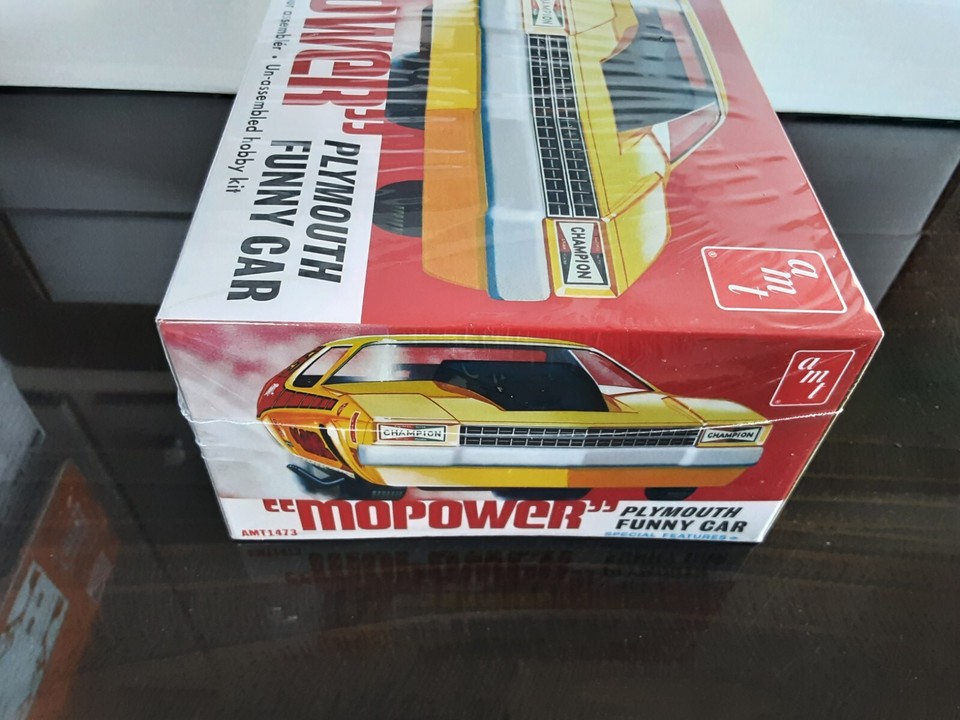AMT RETRO DELUXE "MOPOWER" PLYMOUTH FUNNY CAR MODEL KIT FACTORY SEALED ...