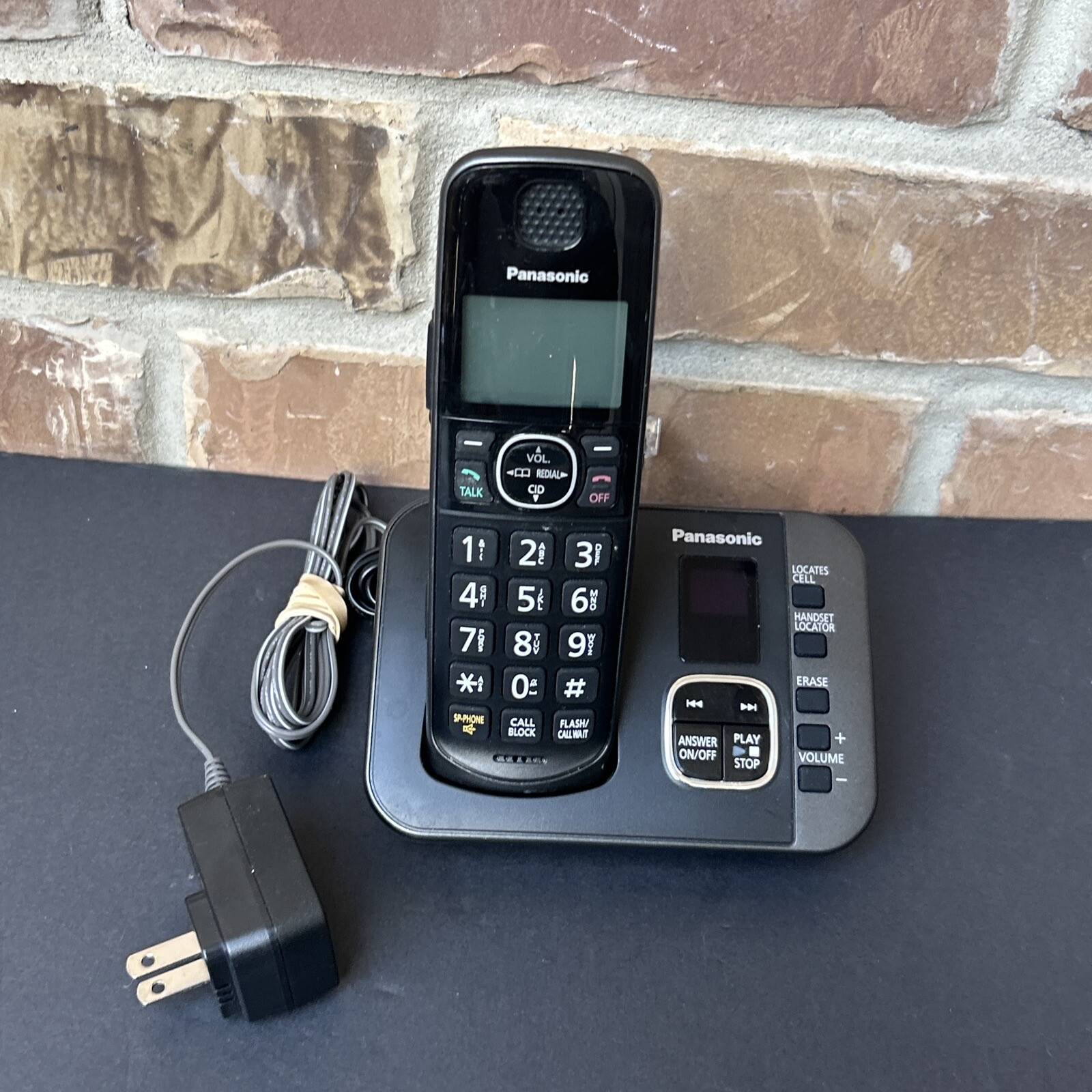 Panasonic Kx-tge630 Cordless Answering Machine 3 Handsets Phone System ...