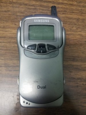 UNTESTED SAMSUNG SCH-3500 CDMA VINTAGE FLIP FLOP CELL PHONE CELLULAR ...