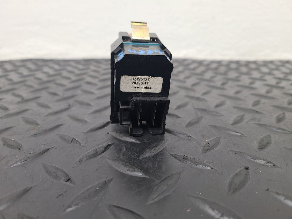 00-02 Chevrolet Tahoe Rear Door Window Switch OEM 15075131 | eBay