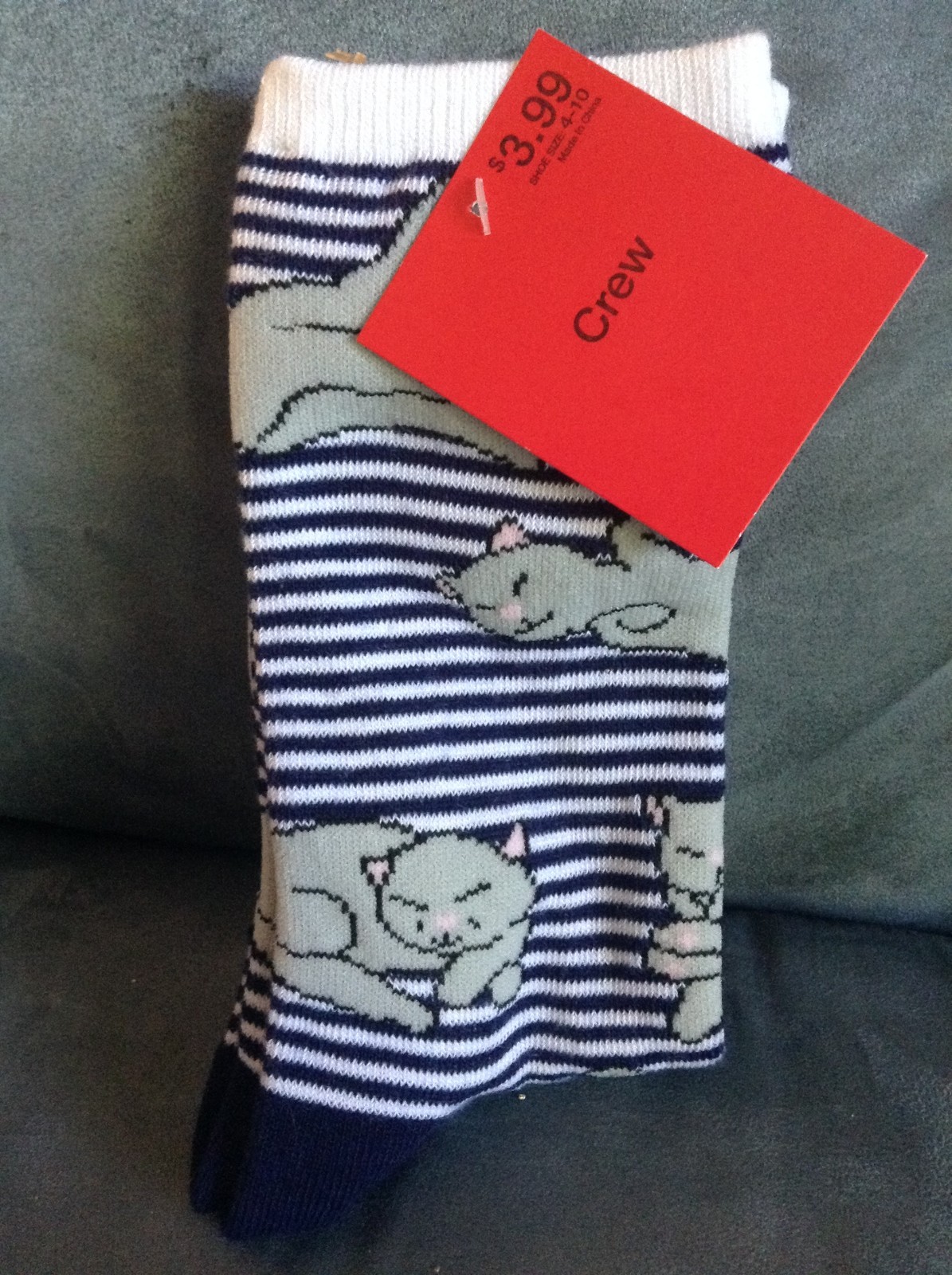 CVS LADIES CREW SOCKS FITS 4-10 GRAY WITH KITTENS CATS - BRAND NEW WITH ...