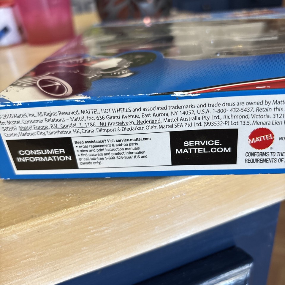 2010 Hot Wheels 10~10 Pack Exclusive Decoration Set 1:64 Diecast Sealed ...