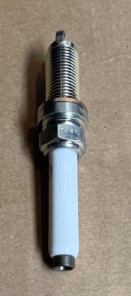 New Genuine OEM Mercedes A2701590700 - Set of 4 Spark Plugs ** SHIPS ...