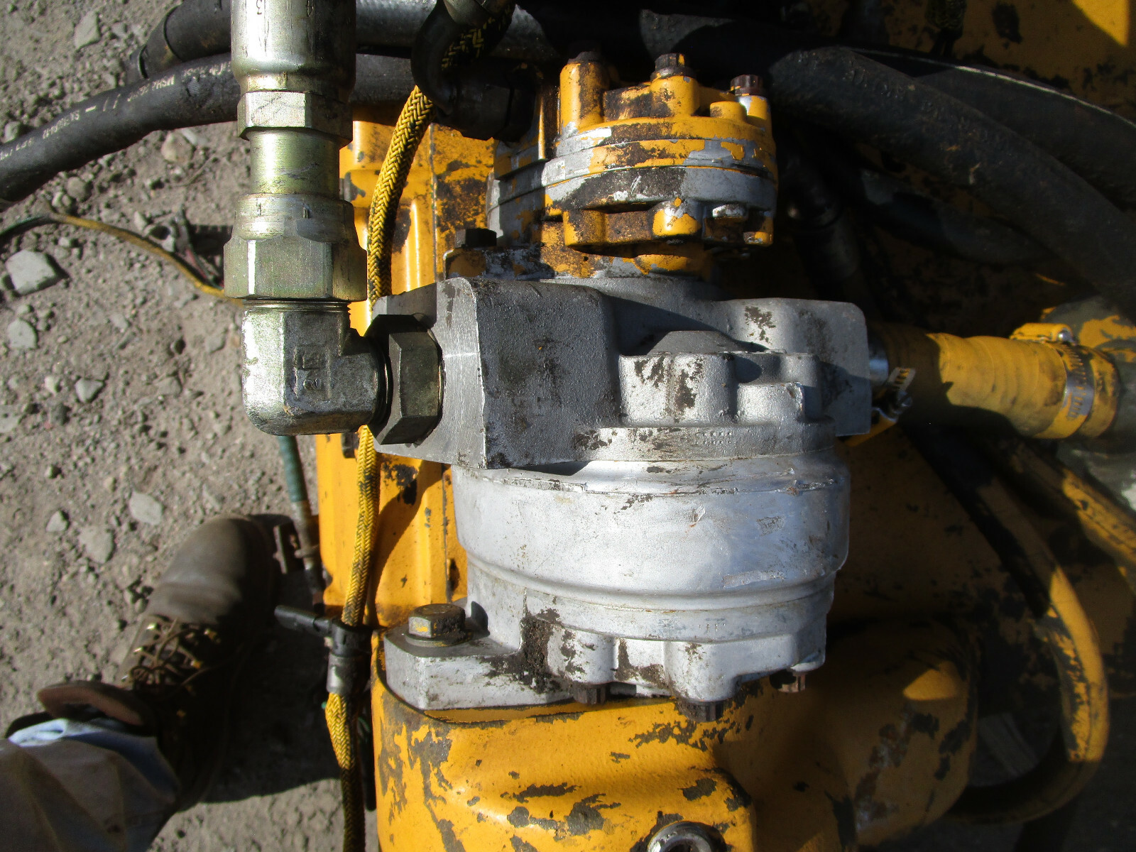 John Deere AT172899 Small Hydraulic Pump 548G 640E 648G Skidder ...