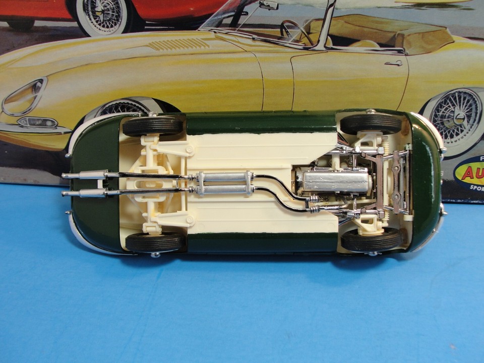 XKE Jag Convertible Aurora 1:25 Model Kit # 567-200 Professional Built ...
