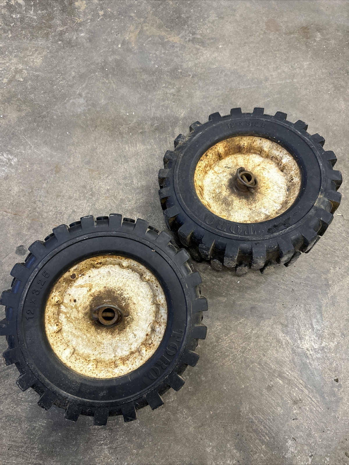 TORO 521 2 STAGE SNOWBLOWER TIRE SET 12X3.25 SOLID AIRLESS TIRE USED | eBay