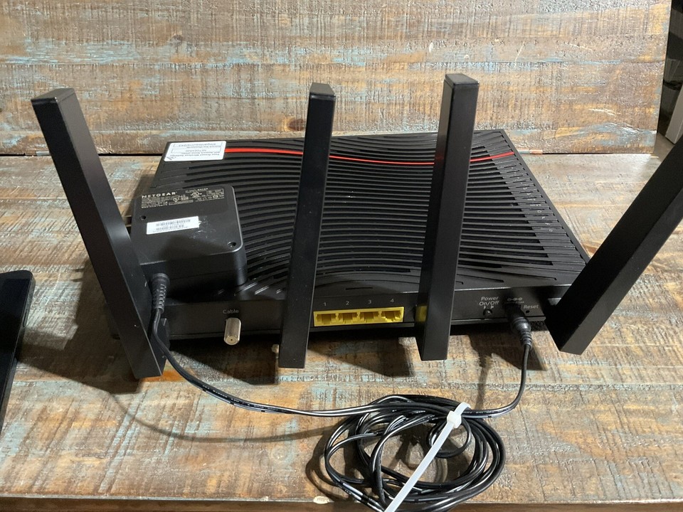 Netgear C7800 Nighthawk X4S Wireless AC3200 Dual-Band Gigabit Router ...