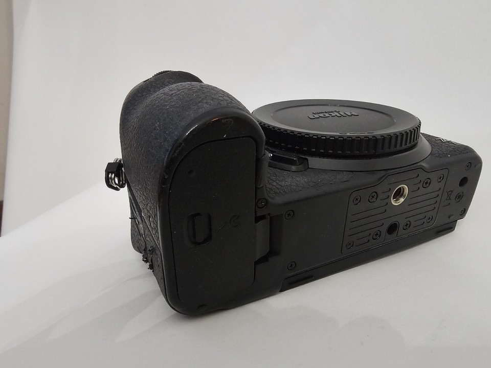Nikon Z7 Mirrorless Digital Camera 45.7 MP Body Only Less Than 54k ...