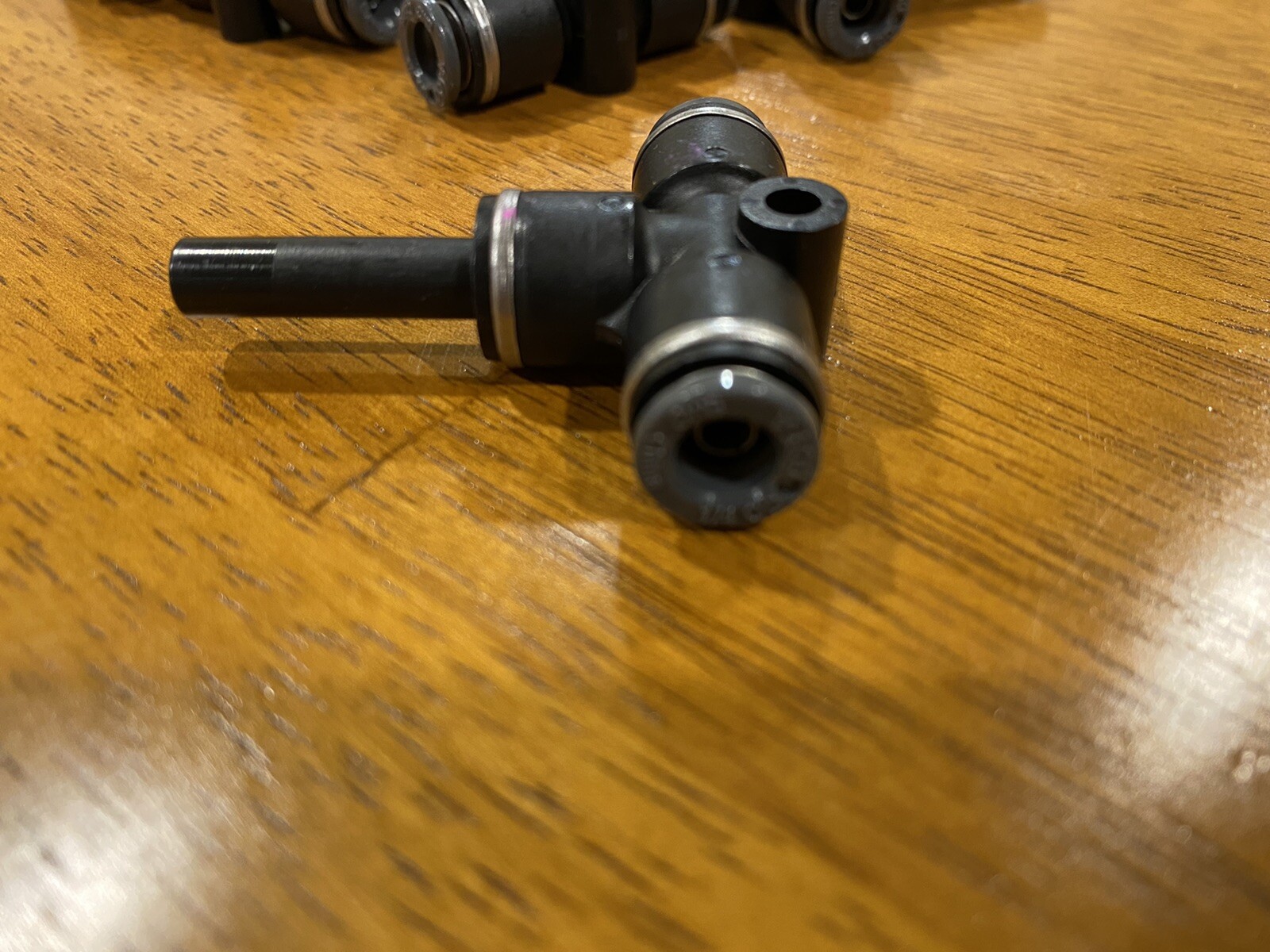 Plug-in Tee 1/4″ Stem x 1/4″ PTC Tube DOT SMC # KV2T07-99 Air Ride ...