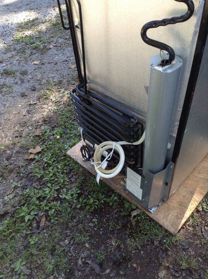 Dometic DM2652 RV/Off Grid Duel Power Refrigerator with wood door ...