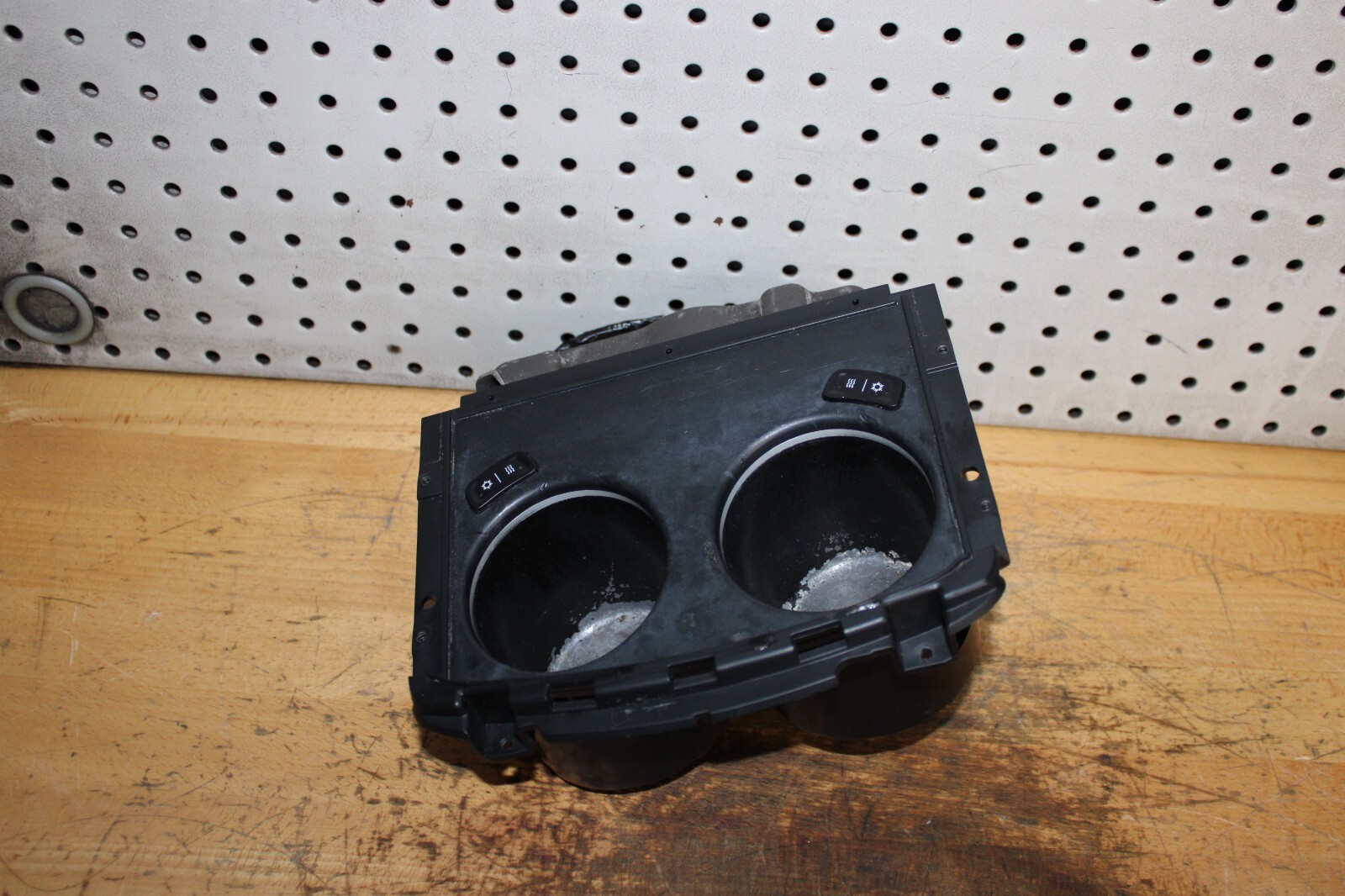 2011-2015 Chrysler 300C SRT Center Console Heated & Cooled Cup Holder ...