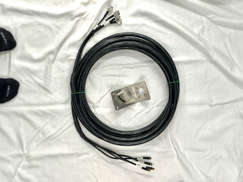 Waveform MIMO 4x4 Panel Antenna Kit – 5G LTE, 30ft SMA Cables, Outdoor ...