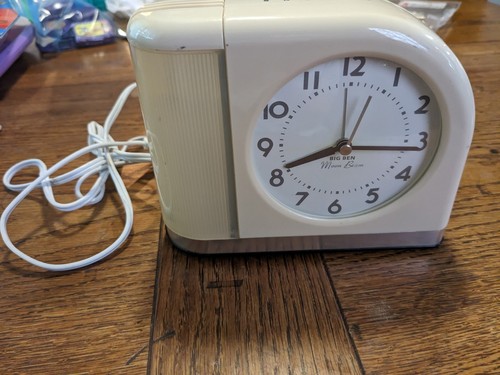 Big Ben Moon Beam Alarm Clock 43000X Yellow Cream Gentle Wake Westclox ...