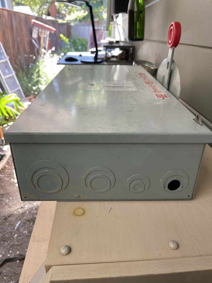 Eaton Double Throw 100 amp Safety Switch NPS. Generator transfer switch ...