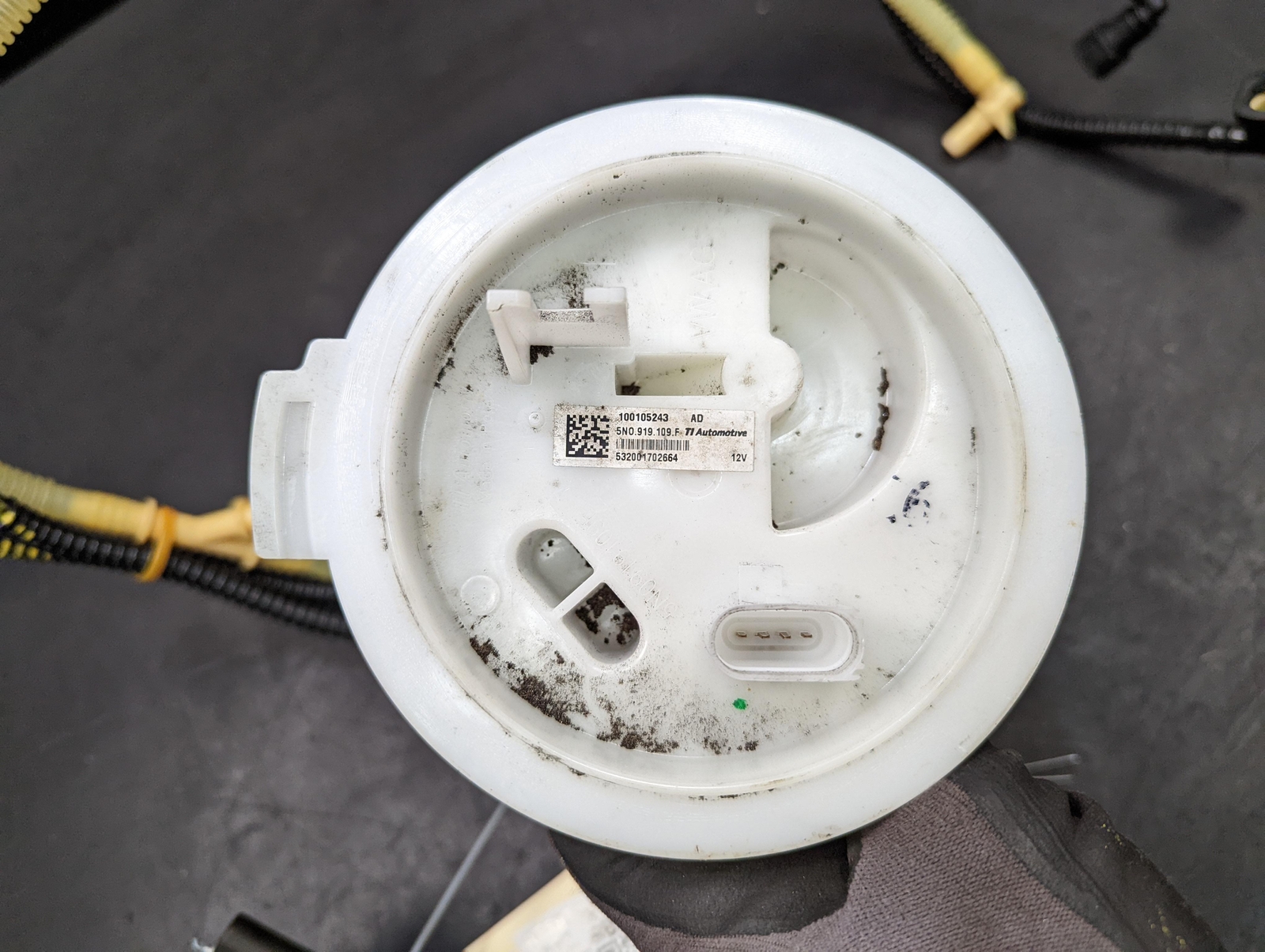 Left Fuel Pump 2.0L 2018 Audi Q3 5N0919109F 2015 2016 2017 | eBay