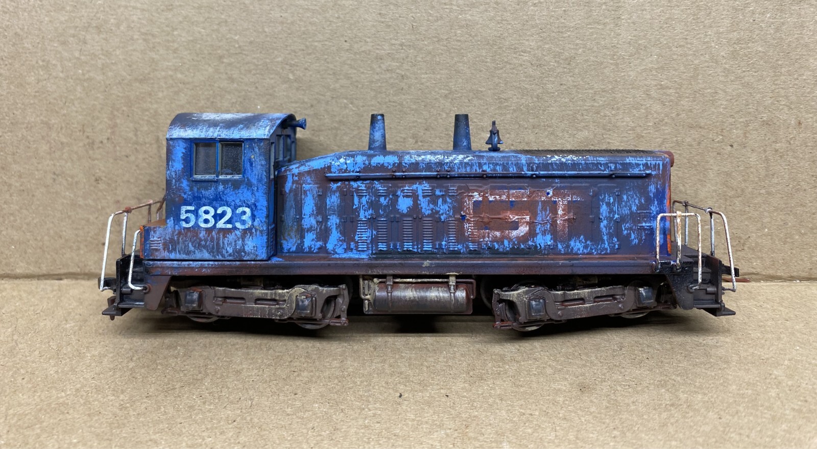 HO Scale Athearn GT Switcher Dummy Engine Custom Weathered V2 | eBay